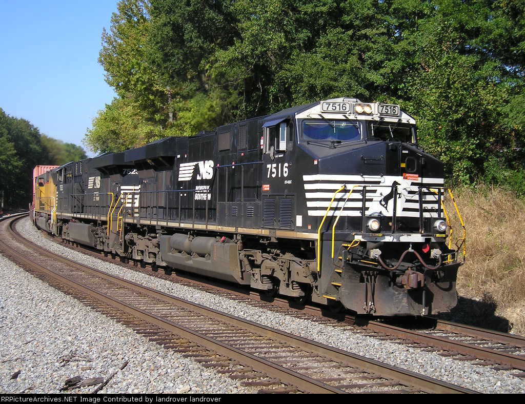 NS 7516 On NS 215 Southbound